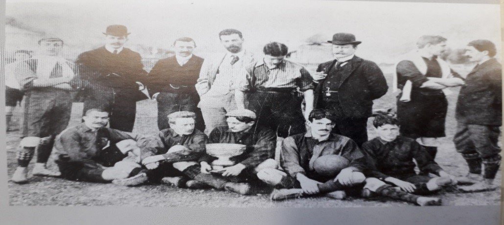 Libri: “Gli svizzeri, pionieri del football italiano"- La città di ...